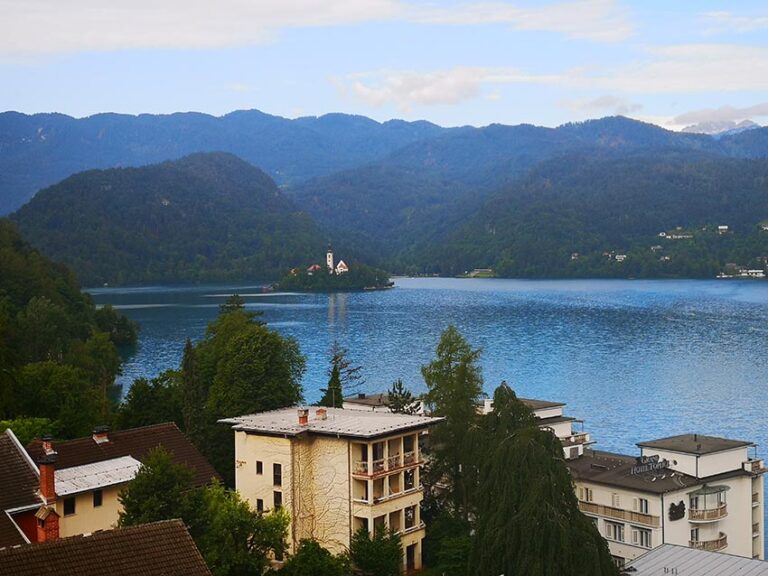 A festői Bledi-tó és a meghitt romantika találkozása - Csak POZITÍVAN ...